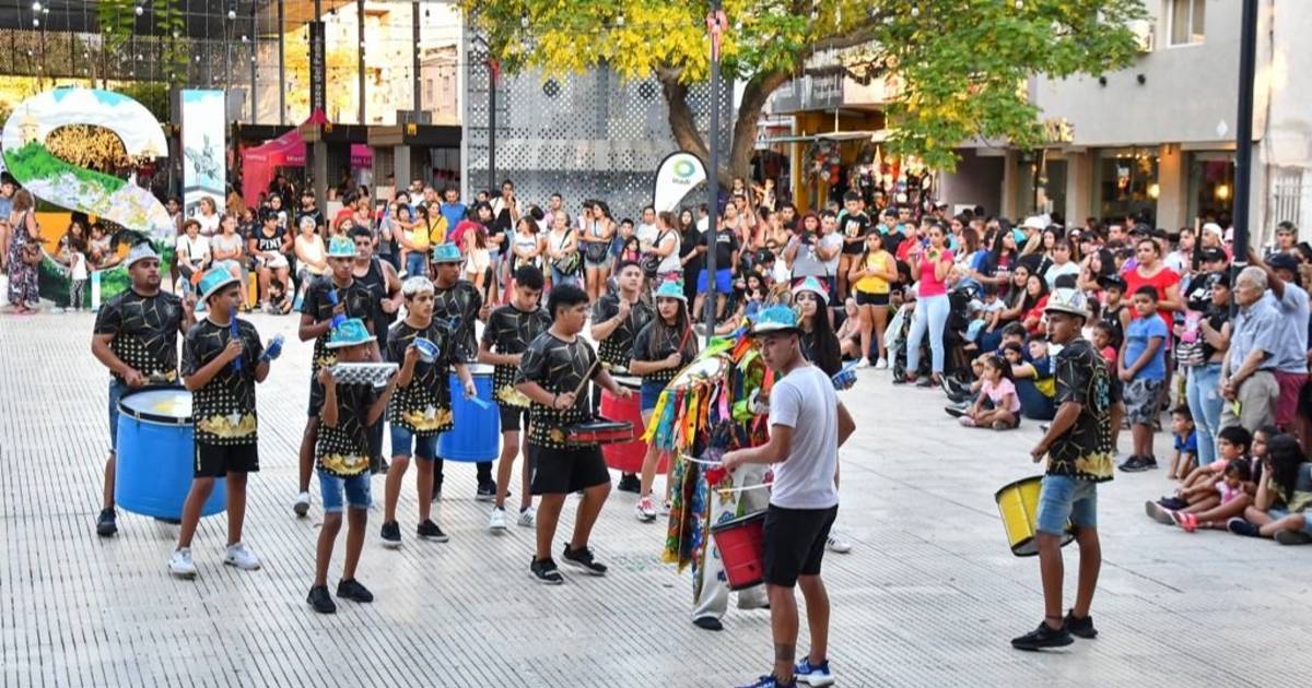 El primer Carnaval disidente llenó de alegría y ritmo el centro puntano ...